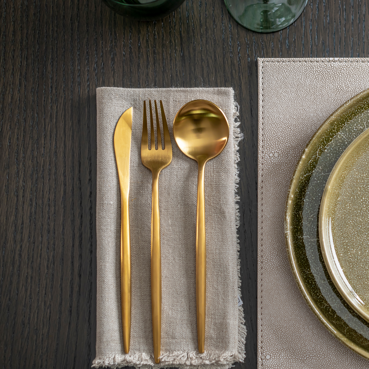 16 Piece Gold Cutlery Set in Gift Box | Chloe Jade Home